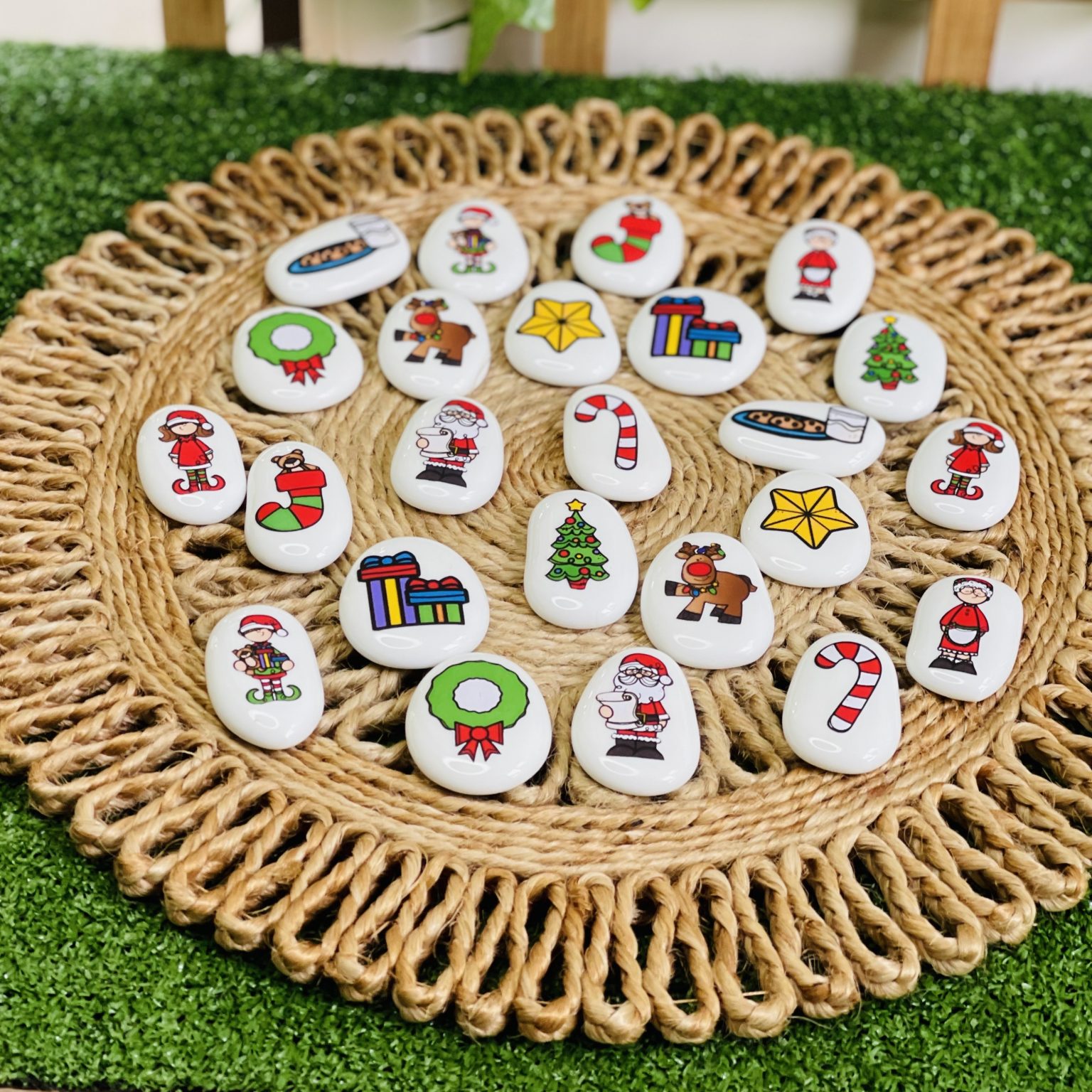 Christmas Count the Scoops | Sensory Tub Activity | Numbers 1-20 - Stay ...